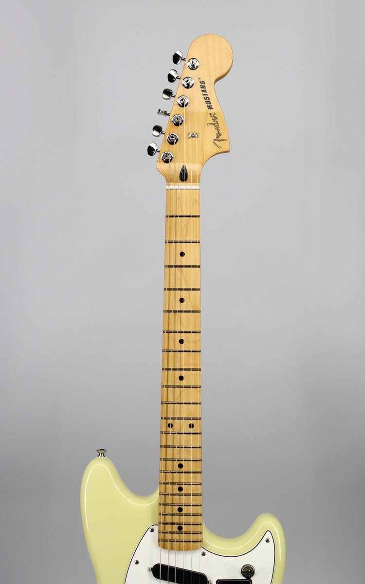 Amp Bundle Fender Player II Mustang Hialeah Yellow + Fender Mustang LT ...